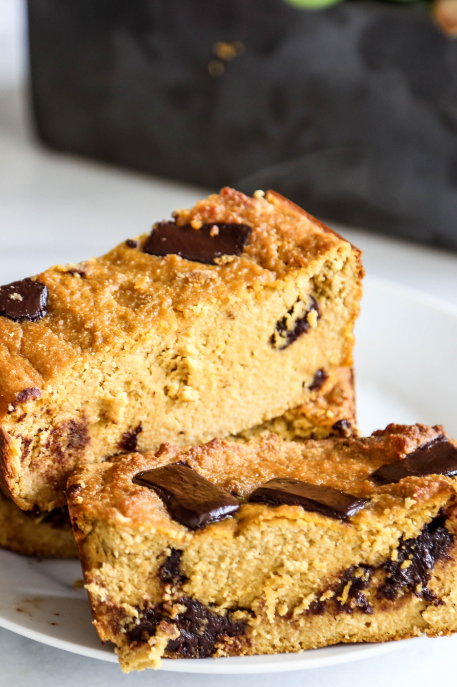 Maca Mocha Pumpkin Banana Bread | The Balanced Blonde