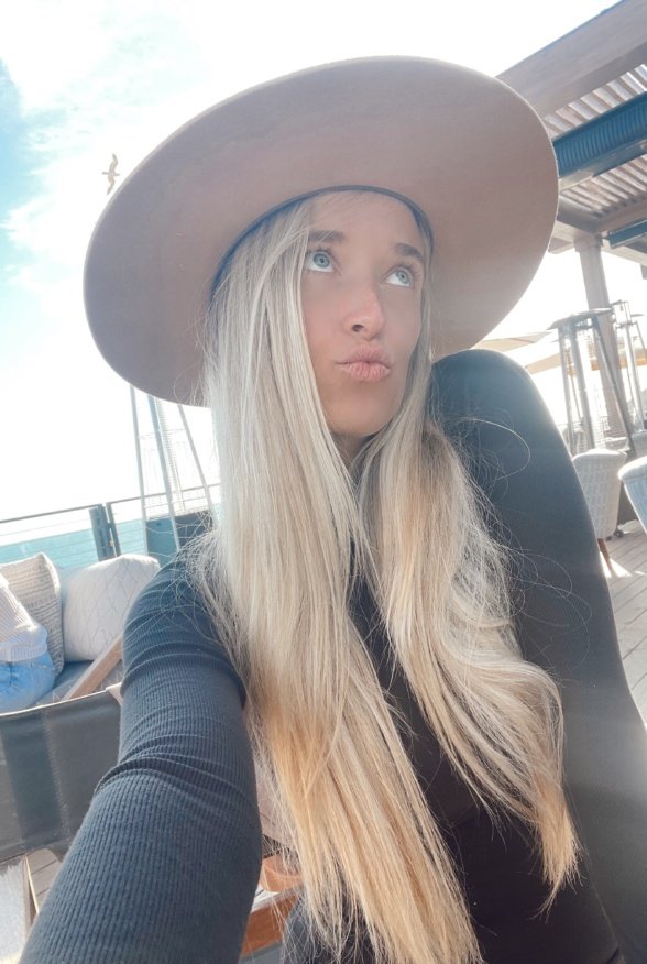 ft. Jessica Olie | The Balanced Blonde